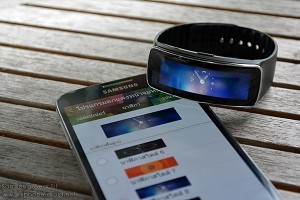 รีวิวตอนที่ 1 : Samsung Gear Fit แกะกล่องตัวเครื่อง ดีไซน์ และอินเตอร์เฟซ