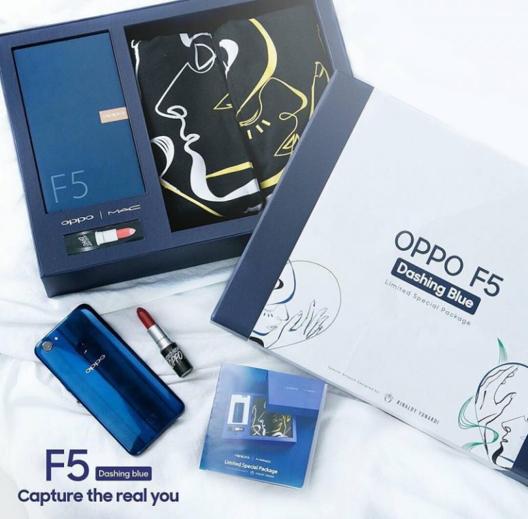 เปิดตัว OPPO F5 Dashing Blue Special Package มาพร้อมลิปสติกและเสื้อยืด ...