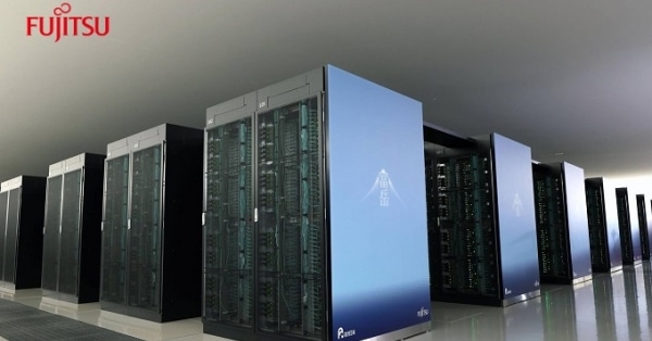 Fujitsu เปิดตัว "ARROWS A 202F" บนเครือข่าย SoftBank ซีพียู Quad-core 1 ...