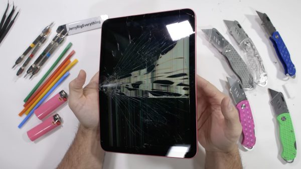 ไม่รอดอีกแล้ว! iPad รุ่นที่ 10 ถูกทดสอบโหดโดย JerryRigEverything พบเครื่องโดนแรงบิดจนงอ ...