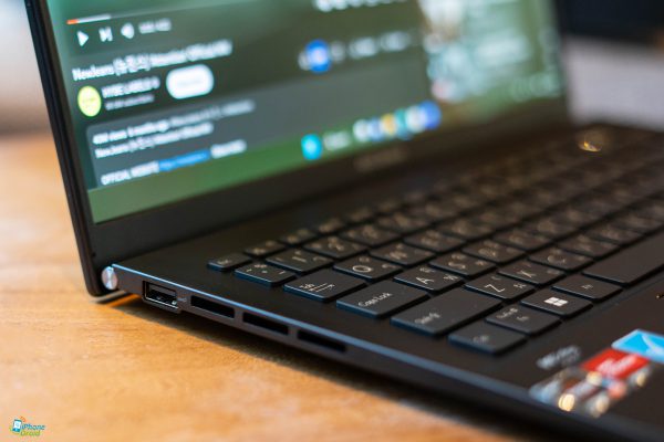 รีวิว ASUS Zenbook 14 OLED (UM3402Y) ดีไซน์โดดเด่น บางเบา