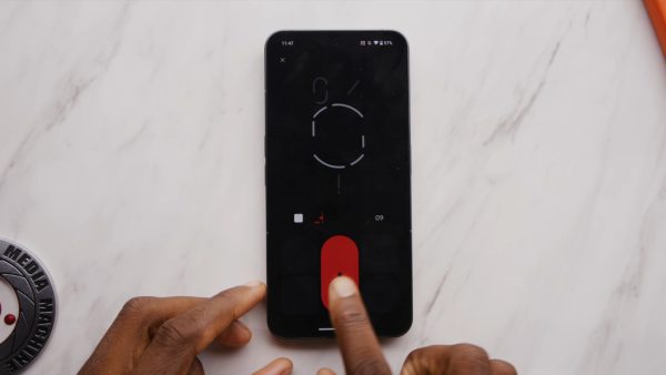MKBHD เผยเครื่องจริง Nothing Phone (2) พร้อมเปรียบเทียบ Phone (1) ชัด ๆ ...