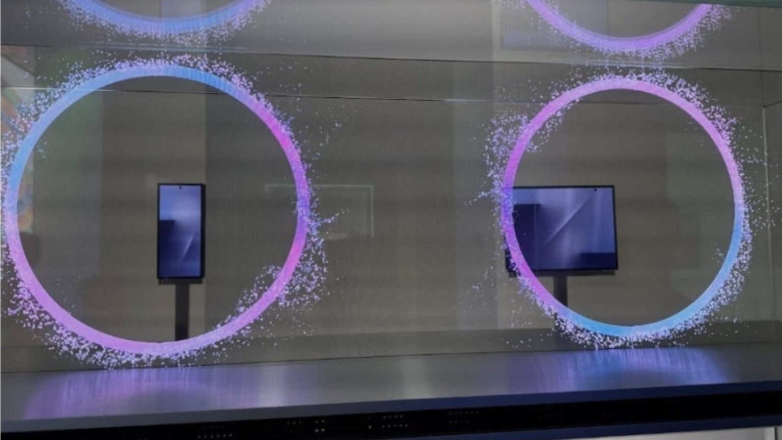 มาแล้ว ! หลุดเครื่องจริง Galaxy Z TriFold ในงาน K-Tech Showcase มีกล้อง ...